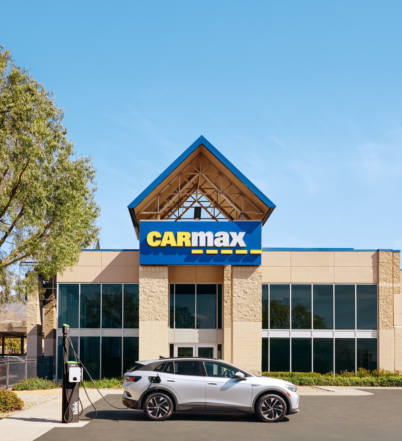 CarMax, big Richmond-area employer, ousts its CEO as sales slump ...